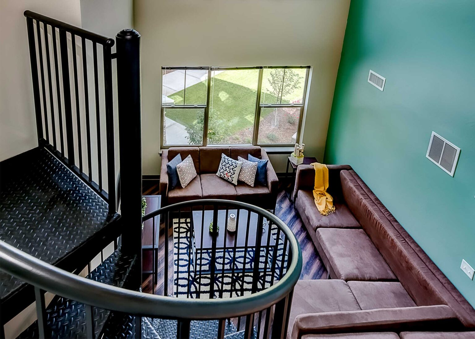 Men's BYU-I Approved Housing, 5 Minutes to Campus - The Lodge